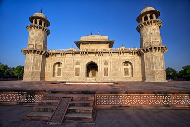 Baby Taj Mahal: Tomb of I'timād-ud-Daulah in Agra, India - Through My Lens