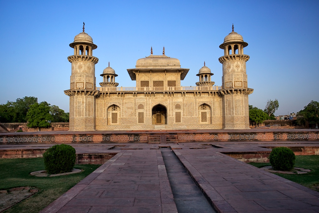 Baby Taj Mahal: Tomb of I'timād-ud-Daulah in Agra, India - Through My Lens
